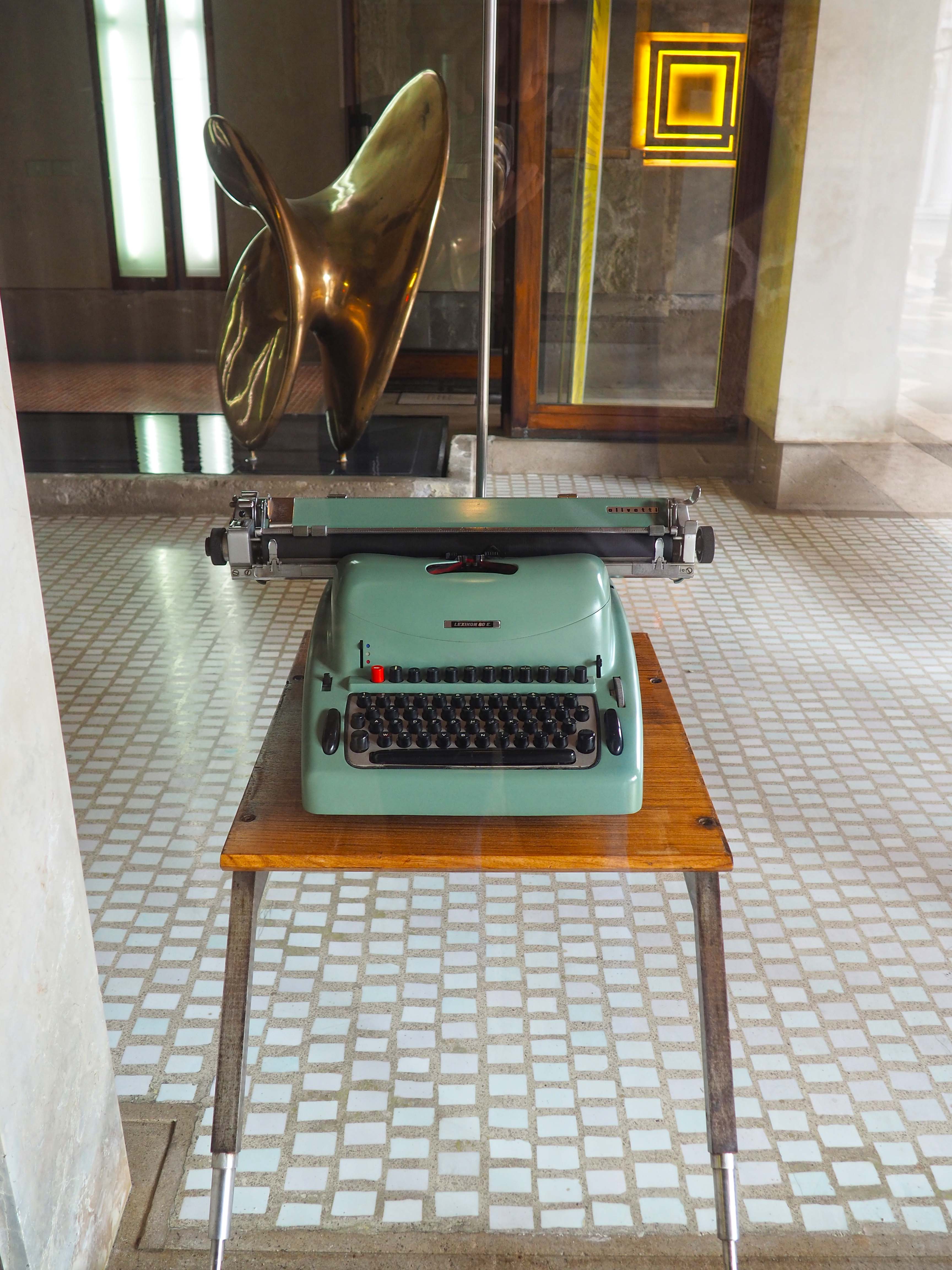 I Segreti di Venezia: C’era una volta il flagship store Olivetti ...